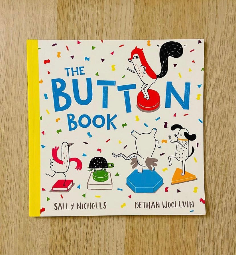 The Button Book – The Family Company